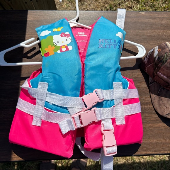 Hello Kitty | Swim | Hello Kitty Life Jacket Good Condition 350lbs ...